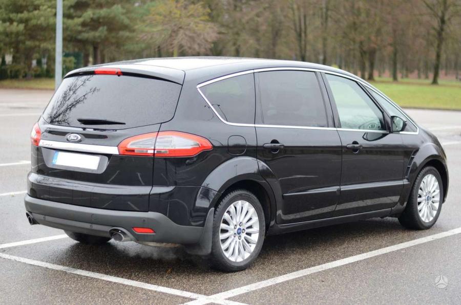 Black Ford S-Max 2011 in Panevezys, with an engine capacity of 2.00 L and mileage of 181 thousand km for 5600 €, photo 8 on AUTOMOTO.COM.LV