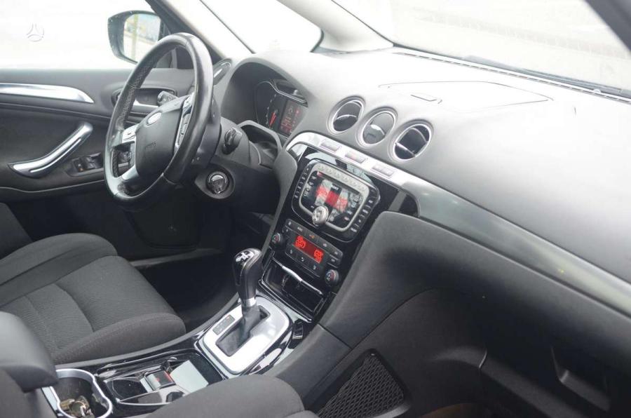 Black Ford S-Max 2011 in Panevezys, with an engine capacity of 2.00 L and mileage of 181 thousand km for 5600 €, photo 9 on AUTOMOTO.COM.LV