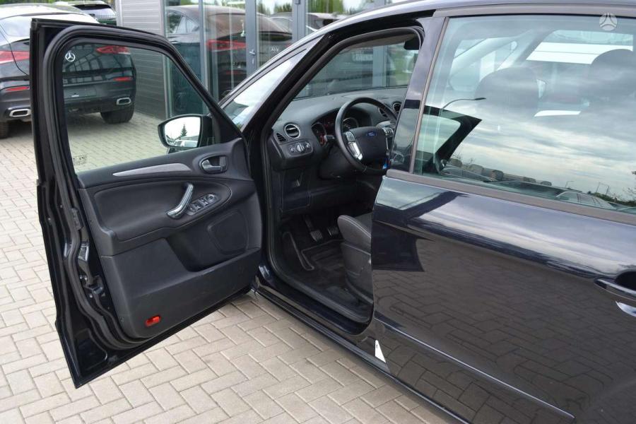 Black Ford S-Max 2011 in Vilnius, with an engine capacity of 2.00 L and mileage of 273 thousand km for 5000 €, photo 16 on AUTOMOTO.COM.LV