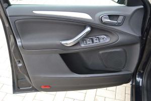 Black Ford S-Max 2011 in Vilnius, with an engine capacity of 2.00 L and mileage of 273 thousand km for 5000 €, photo 17 on AUTOMOTO.COM.LV