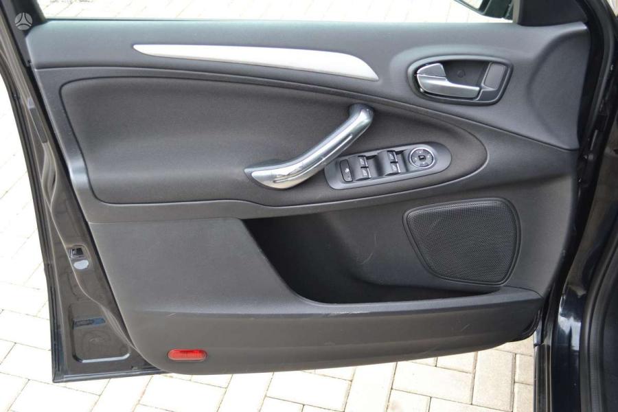 Black Ford S-Max 2011 in Vilnius, with an engine capacity of 2.00 L and mileage of 273 thousand km for 5000 €, photo 17 on AUTOMOTO.COM.LV