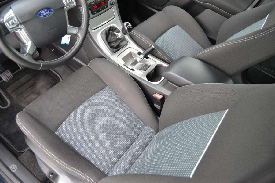 Black Ford S-Max 2011 in Vilnius, with an engine capacity of 2.00 L and mileage of 273 thousand km for 5000 €, photo 20 on AUTOMOTO.COM.LV