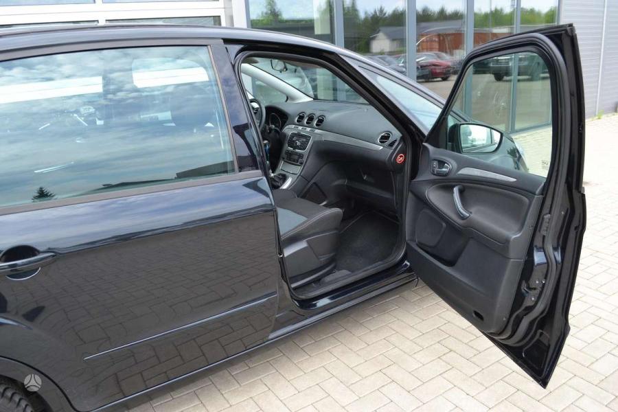Black Ford S-Max 2011 in Vilnius, with an engine capacity of 2.00 L and mileage of 273 thousand km for 5000 €, photo 28 on AUTOMOTO.COM.LV
