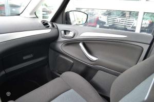 Black Ford S-Max 2011 in Vilnius, with an engine capacity of 2.00 L and mileage of 273 thousand km for 5000 €, photo 34 on AUTOMOTO.COM.LV