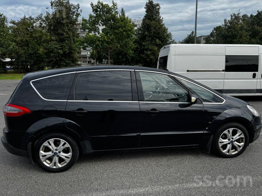 Black Ford S-Max 2011 in Riga, with an engine capacity of 2.00 L and mileage of 0 thousand km for 3200 €, photo 5 on AUTOMOTO.COM.LV