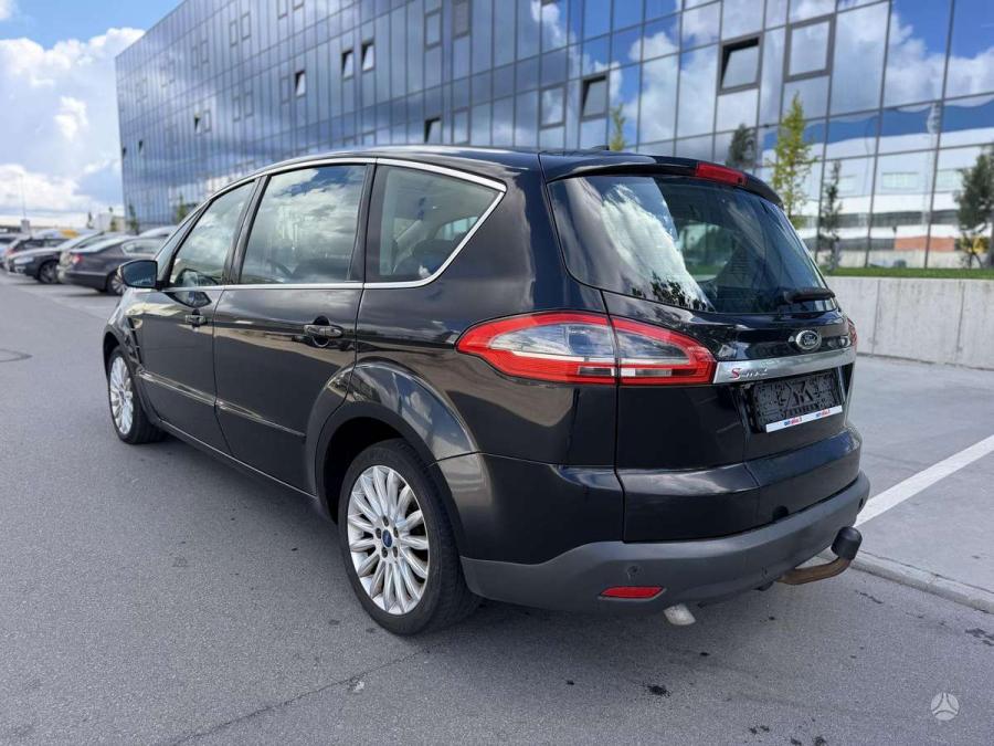 Black Ford S-Max 2011 in Panevezys, with an engine capacity of 2.00 L and mileage of 311 thousand km for 3000 €, photo 8 on AUTOMOTO.COM.LV