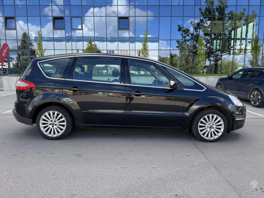 Black Ford S-Max 2011 in Panevezys, with an engine capacity of 2.00 L and mileage of 311 thousand km for 3000 €, photo 11 on AUTOMOTO.COM.LV