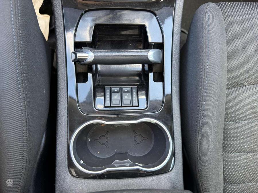 Black Ford S-Max 2011 in Panevezys, with an engine capacity of 2.00 L and mileage of 311 thousand km for 3000 €, photo 27 on AUTOMOTO.COM.LV