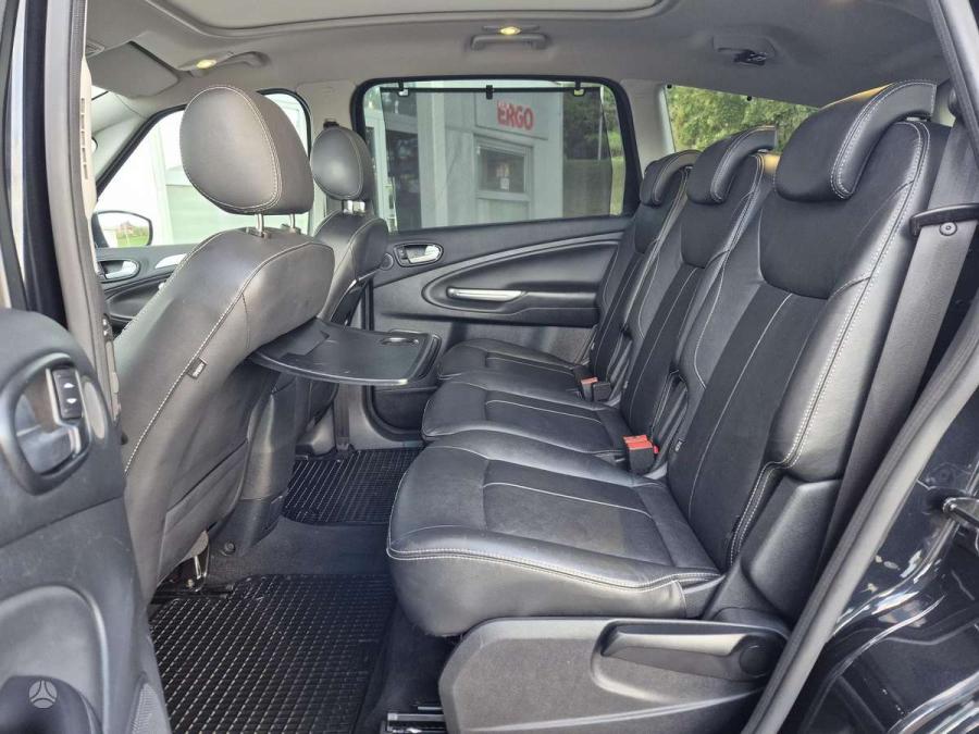 Melns Ford S-Max 2011 Jonava, ar dzinēja tilpumu 2.20 L un nobraukumu 282 tūkst. km par 5700 €, foto 18 vietnē AUTOMOTO.COM.LV