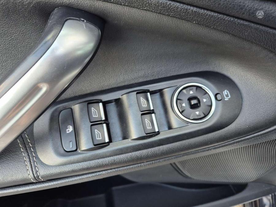 Melns Ford S-Max 2011 Jonava, ar dzinēja tilpumu 2.20 L un nobraukumu 282 tūkst. km par 5700 €, foto 19 vietnē AUTOMOTO.COM.LV