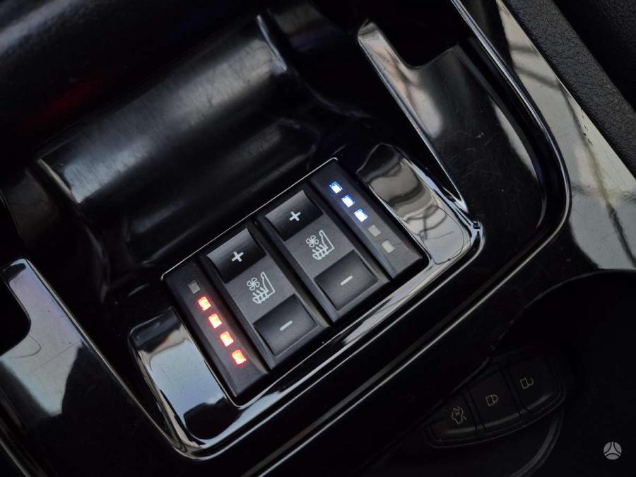 Melns Ford S-Max 2011 Jonava, ar dzinēja tilpumu 2.20 L un nobraukumu 282 tūkst. km par 5700 €, foto 26 vietnē AUTOMOTO.COM.LV