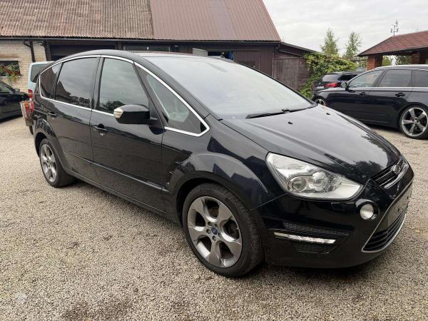 Ford S-Max 2011 in Pasvalys on AUTOMOTO.COM.LV Black Ford S-Max 2011 in Pasvalys, with an engine capacity of 2.00 L and mileage of 276 thousand km for 2600 €, photo 3 on AUTOMOTO.COM.LV