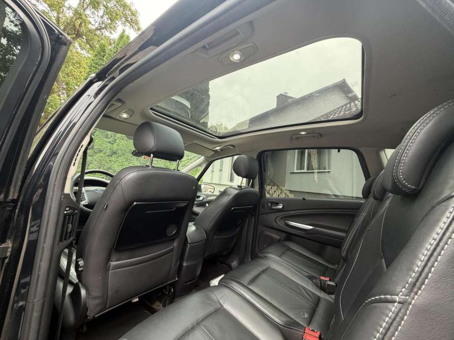 Black Ford S-Max 2011 in Pasvalys, with an engine capacity of 2.00 L and mileage of 276 thousand km for 2600 €, photo 9 on AUTOMOTO.COM.LV