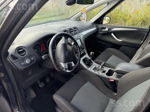 Ford S-Max 2011 Rīga vietnē Melns Ford S-Max 2011 Rīga, ar dzinēja tilpumu 1.60 L un nobraukumu 305 tūkst. km par 4000 €, foto 7 vietnē AUTOMOTO.COM.LV