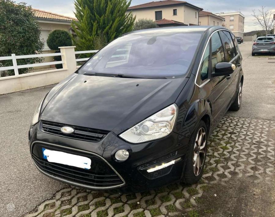 Black Ford S-Max 2012 in Taurage, with an engine capacity of 2.00 L and mileage of 230 thousand km for 3600 €, photo 1 on AUTOMOTO.COM.LV