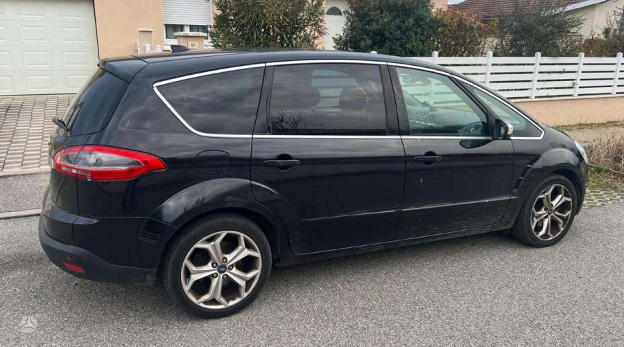 Black Ford S-Max 2012 in Taurage, with an engine capacity of 2.00 L and mileage of 230 thousand km for 3600 €, photo 2 on AUTOMOTO.COM.LV
