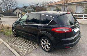 Black Ford S-Max 2012 in Taurage, with an engine capacity of 2.00 L and mileage of 230 thousand km for 3600 €, photo 4 on AUTOMOTO.COM.LV