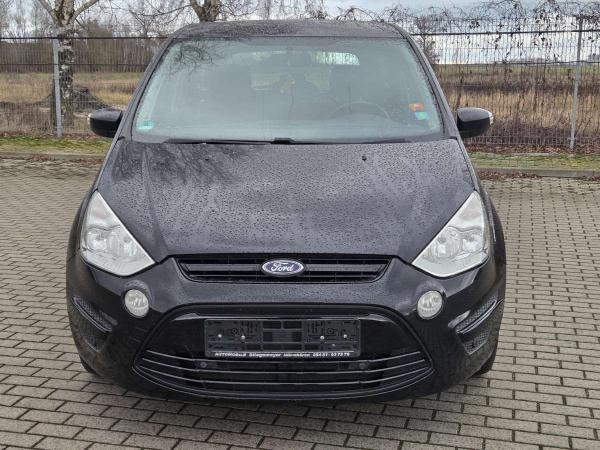 Melns Ford S-Max 2012 Marijampole, ar dzinēja tilpumu 2.00 L un nobraukumu 246 tūkst. km par 4400 €, foto 3 vietnē AUTOMOTO.COM.LV