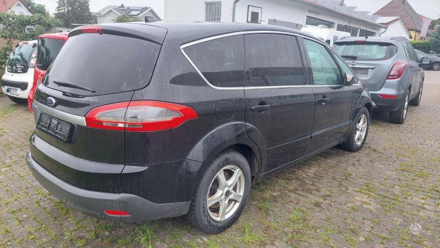 Melns Ford S-Max 2012 Panevēža, ar dzinēja tilpumu 2.00 L un nobraukumu 325 tūkst. km par 2200 €, foto 4 vietnē AUTOMOTO.COM.LV
