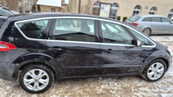 Melns Ford S-Max 2012 Viļņa, ar dzinēja tilpumu 1.60 L un nobraukumu 300 tūkst. km par 5999 €, foto 4 vietnē AUTOMOTO.COM.LV