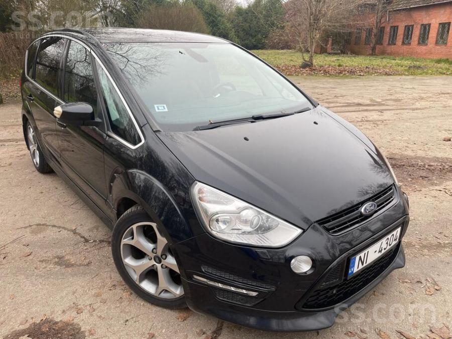 Black Ford S-Max 2012 in Ogre, with an engine capacity of 2.00 L and mileage of 322 thousand km for 5500 €, photo 1 on AUTOMOTO.COM.LV