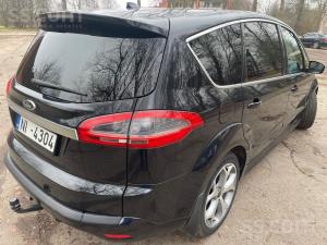 Black Ford S-Max 2012 in Ogre, with an engine capacity of 2.00 L and mileage of 322 thousand km for 5500 €, photo 4 on AUTOMOTO.COM.LV
