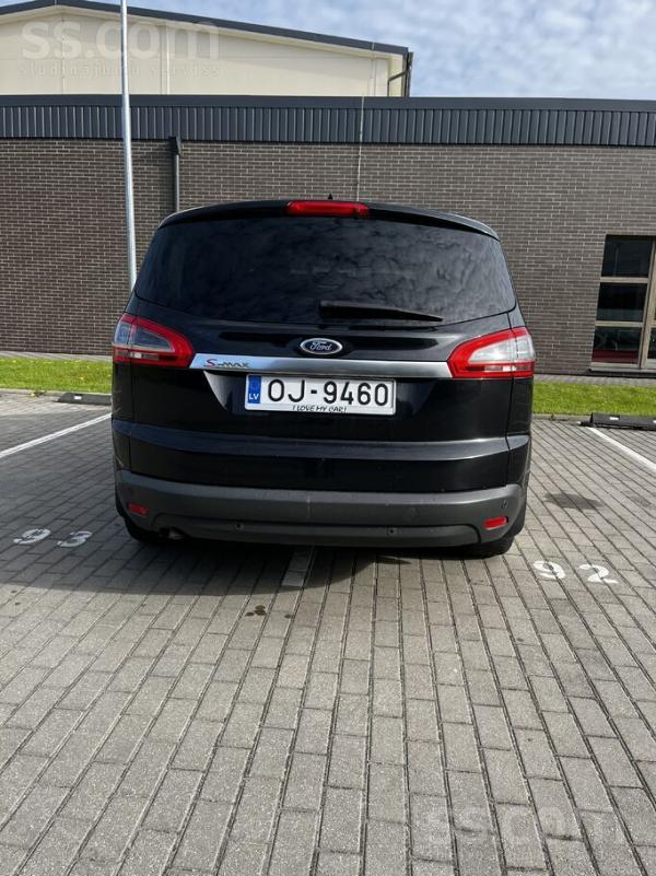 Black Ford S-Max 2012 in Jelgava, with an engine capacity of 2.00 L and mileage of 256 thousand km for 5450 €, photo 2 on AUTOMOTO.COM.LV