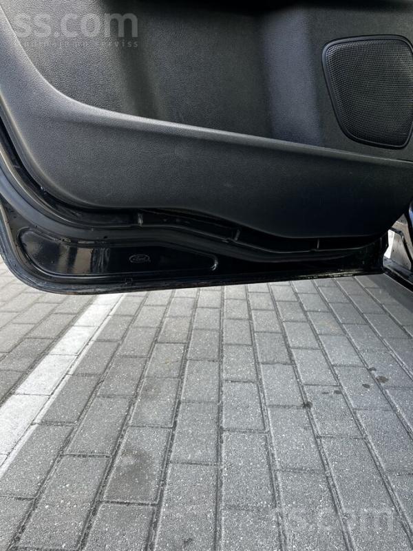 Black Ford S-Max 2012 in Jelgava, with an engine capacity of 2.00 L and mileage of 256 thousand km for 5450 €, photo 7 on AUTOMOTO.COM.LV