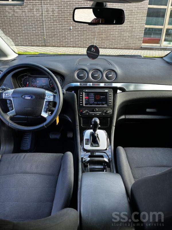 Black Ford S-Max 2012 in Jelgava, with an engine capacity of 2.00 L and mileage of 256 thousand km for 5450 €, photo 8 on AUTOMOTO.COM.LV