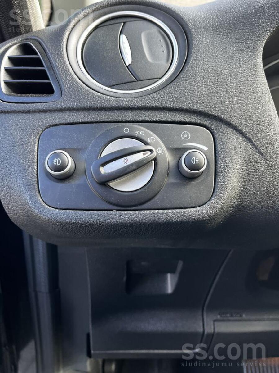 Melns Ford S-Max 2012 Jelgava, ar dzinēja tilpumu 2.00 L un nobraukumu 256 tūkst. km par 5450 €, foto 14 vietnē AUTOMOTO.COM.LV