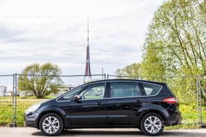 Black Ford S-Max 2012 in Riga, with an engine capacity of 2.00 L and mileage of 350 thousand km for 5790 €, photo 5 on AUTOMOTO.COM.LV