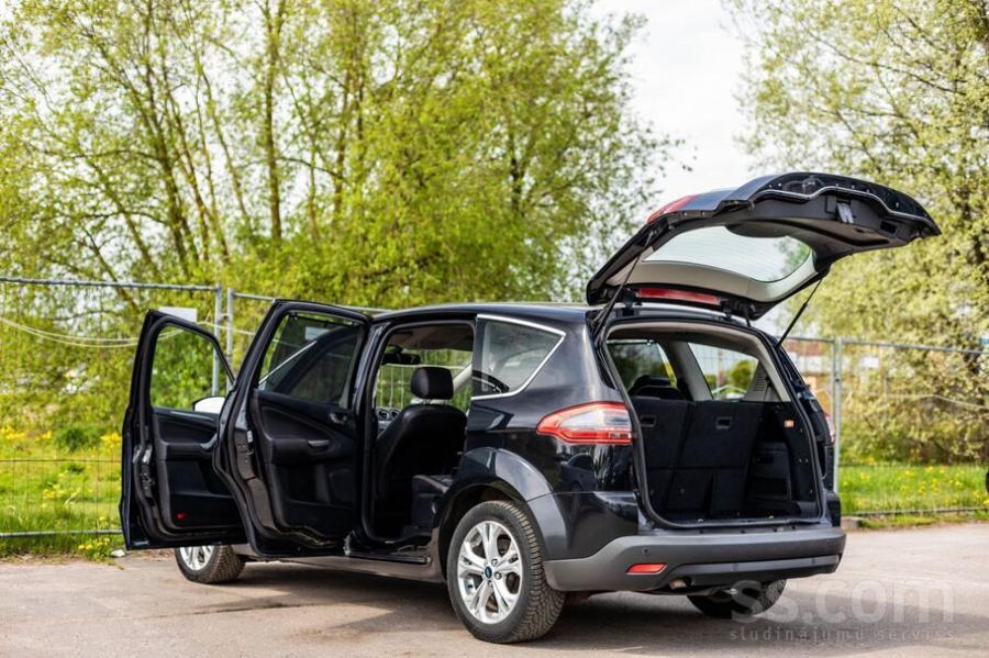 Black Ford S-Max 2012 in Riga, with an engine capacity of 2.00 L and mileage of 350 thousand km for 5790 €, photo 10 on AUTOMOTO.COM.LV