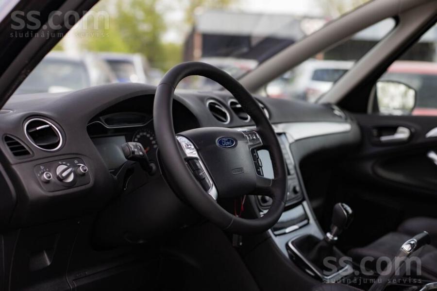 Black Ford S-Max 2012 in Riga, with an engine capacity of 2.00 L and mileage of 350 thousand km for 5790 €, photo 16 on AUTOMOTO.COM.LV