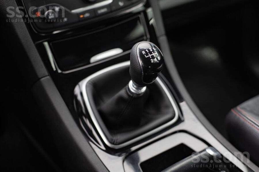 Black Ford S-Max 2012 in Riga, with an engine capacity of 2.00 L and mileage of 350 thousand km for 5790 €, photo 27 on AUTOMOTO.COM.LV