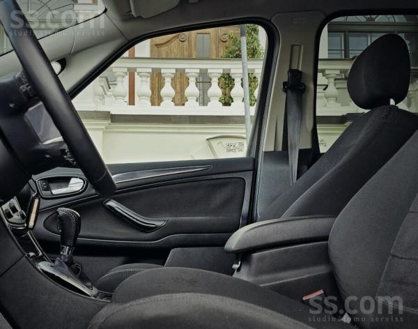 Black Ford S-Max 2012 in Jelgava, with an engine capacity of 2.00 L and mileage of 256 thousand km for 5490 €, photo 8 on AUTOMOTO.COM.LV