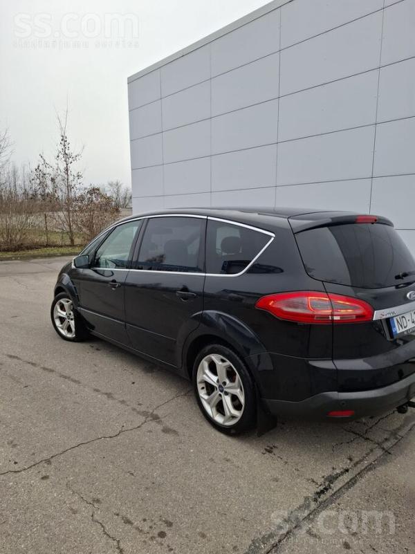Melns Ford S-Max 2012 Ogre, ar dzinēja tilpumu 2.00 L un nobraukumu 215 tūkst. km par 5450 €, foto 1 vietnē AUTOMOTO.COM.LV