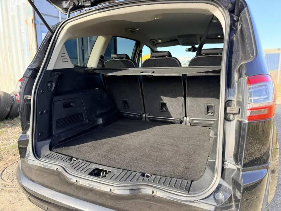 Melns Ford S-Max 2012 Rīga, ar dzinēja tilpumu 2.00 L un nobraukumu 315 tūkst. km par 6300 €, foto 7 vietnē AUTOMOTO.COM.LV