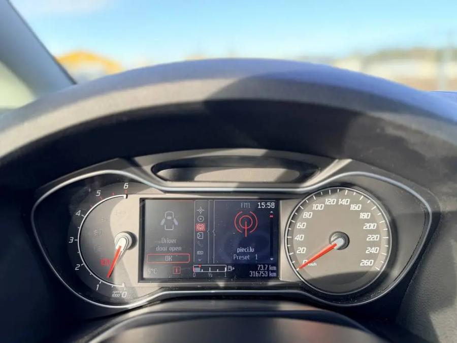 Melns Ford S-Max 2012 Rīga, ar dzinēja tilpumu 2.00 L un nobraukumu 315 tūkst. km par 6300 €, foto 14 vietnē AUTOMOTO.COM.LV