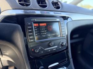 Melns Ford S-Max 2012 Rīga, ar dzinēja tilpumu 2.00 L un nobraukumu 315 tūkst. km par 6300 €, foto 15 vietnē AUTOMOTO.COM.LV