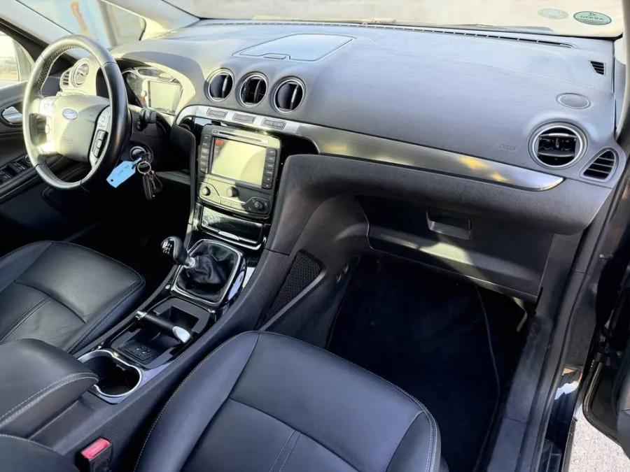 Melns Ford S-Max 2012 Rīga, ar dzinēja tilpumu 2.00 L un nobraukumu 315 tūkst. km par 6300 €, foto 24 vietnē AUTOMOTO.COM.LV