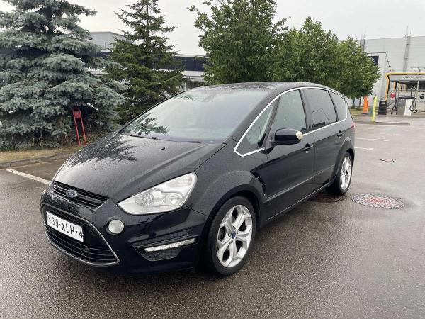 Black Ford S-Max 2012 in Panevezys, with an engine capacity of 2.00 L and mileage of 324 thousand km for 4750 €, photo 1 on AUTOMOTO.COM.LV