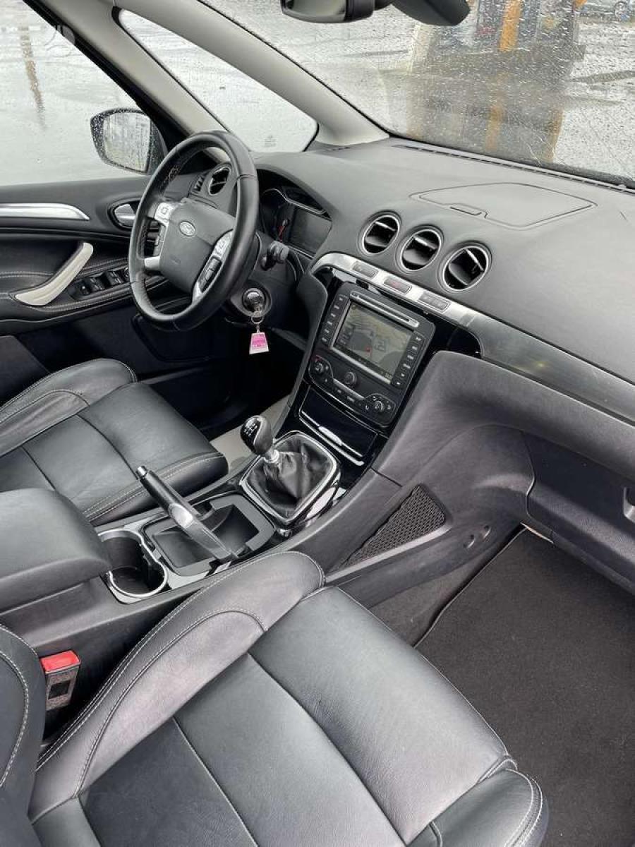 Melns Ford S-Max 2012 Panevēža, ar dzinēja tilpumu 2.00 L un nobraukumu 324 tūkst. km par 4750 €, foto 11 vietnē AUTOMOTO.COM.LV