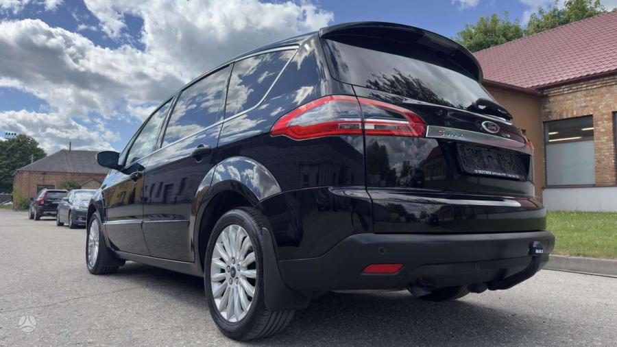 Black Ford S-Max 2012 in Panevezys, with an engine capacity of 2.00 L and mileage of 250 thousand km for 5500 €, photo 13 on AUTOMOTO.COM.LV