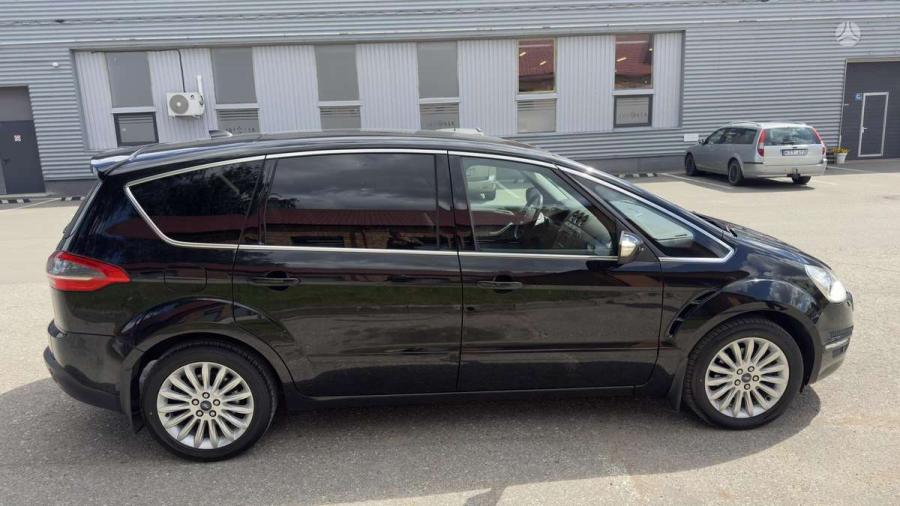 Black Ford S-Max 2012 in Panevezys, with an engine capacity of 2.00 L and mileage of 250 thousand km for 5500 €, photo 21 on AUTOMOTO.COM.LV