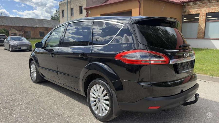 Black Ford S-Max 2012 in Panevezys, with an engine capacity of 2.00 L and mileage of 250 thousand km for 5500 €, photo 23 on AUTOMOTO.COM.LV