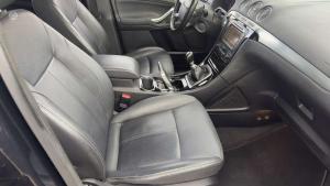 Black Ford S-Max 2012 in Panevezys, with an engine capacity of 2.00 L and mileage of 250 thousand km for 5500 €, photo 28 on AUTOMOTO.COM.LV