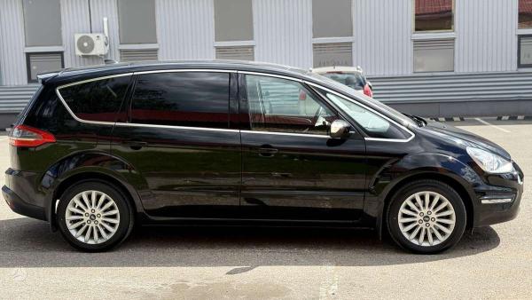 Black Ford S-Max 2012 in Panevezys, with an engine capacity of 2.00 L and mileage of 250 thousand km for 5500 €, photo 7 on AUTOMOTO.COM.LV