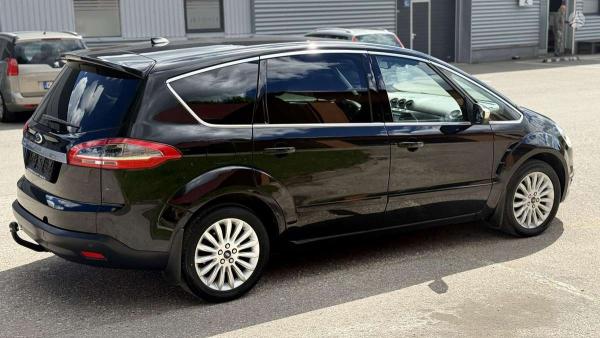 Black Ford S-Max 2012 in Panevezys, with an engine capacity of 2.00 L and mileage of 250 thousand km for 5500 €, photo 8 on AUTOMOTO.COM.LV