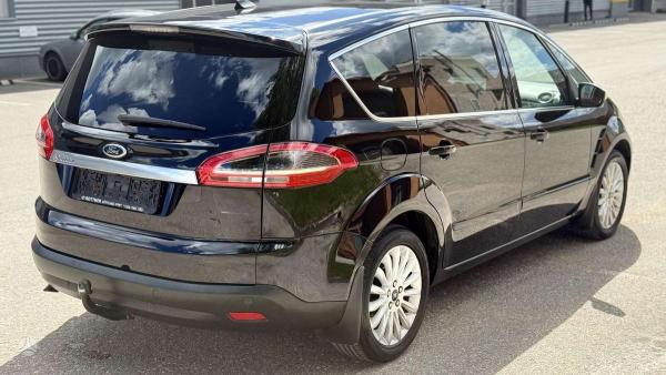 Black Ford S-Max 2012 in Panevezys, with an engine capacity of 2.00 L and mileage of 250 thousand km for 5500 €, photo 9 on AUTOMOTO.COM.LV