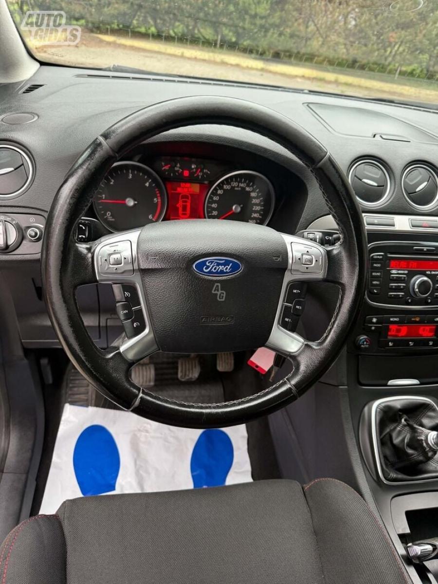Black Ford S-Max 2012 in Mazeikiai, with an engine capacity of 2.00 L and mileage of 268 thousand km for 4500 €, photo 23 on AUTOMOTO.COM.LV